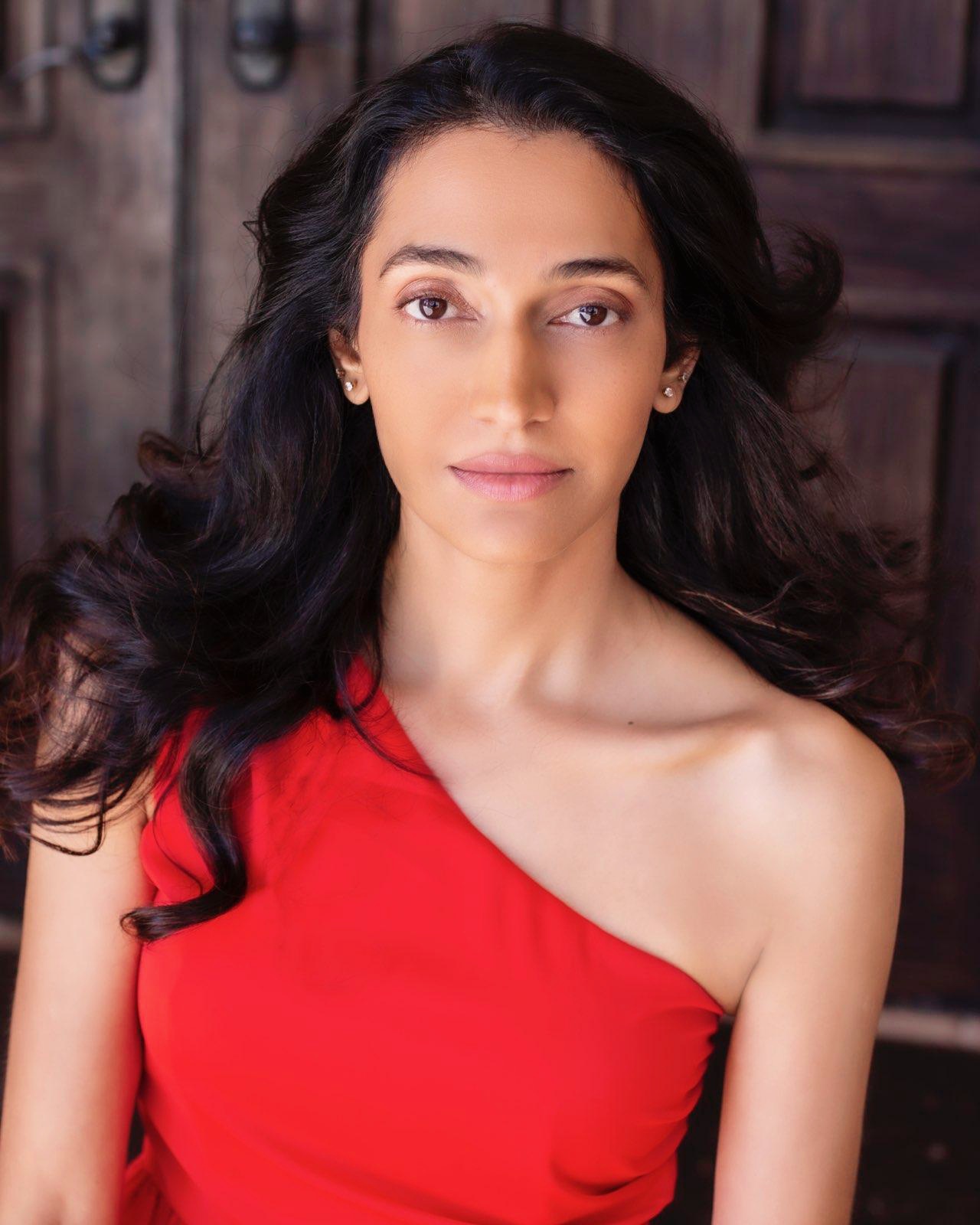 Simul Patel – MODEL WITH CLASS AND ELEGANCE